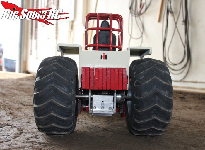 rc-farmall-international-pulling-tractor « Big Squid RC – RC Car and ...