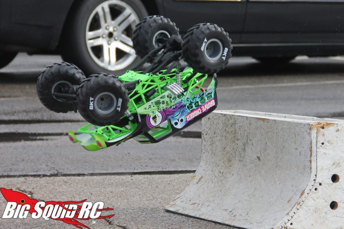 Monster Truck Madness – Impressions of the Updated Axial SMT10 « Big ...